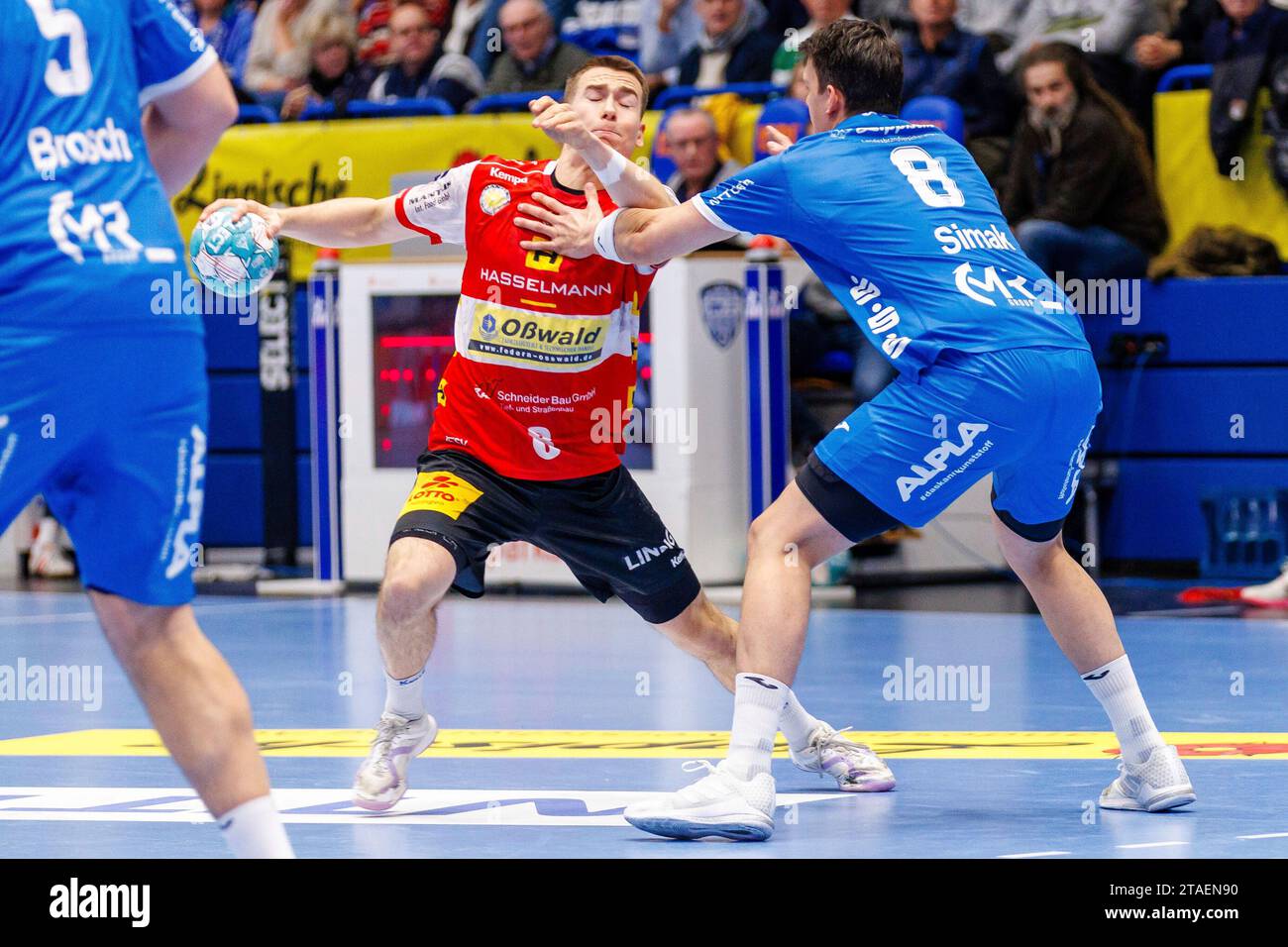 Lemgo, Deutschland. 30th Nov, 2023. v.l. Manuel Zehnder (ThSV Eisenach, #08), Frederik Simak ...