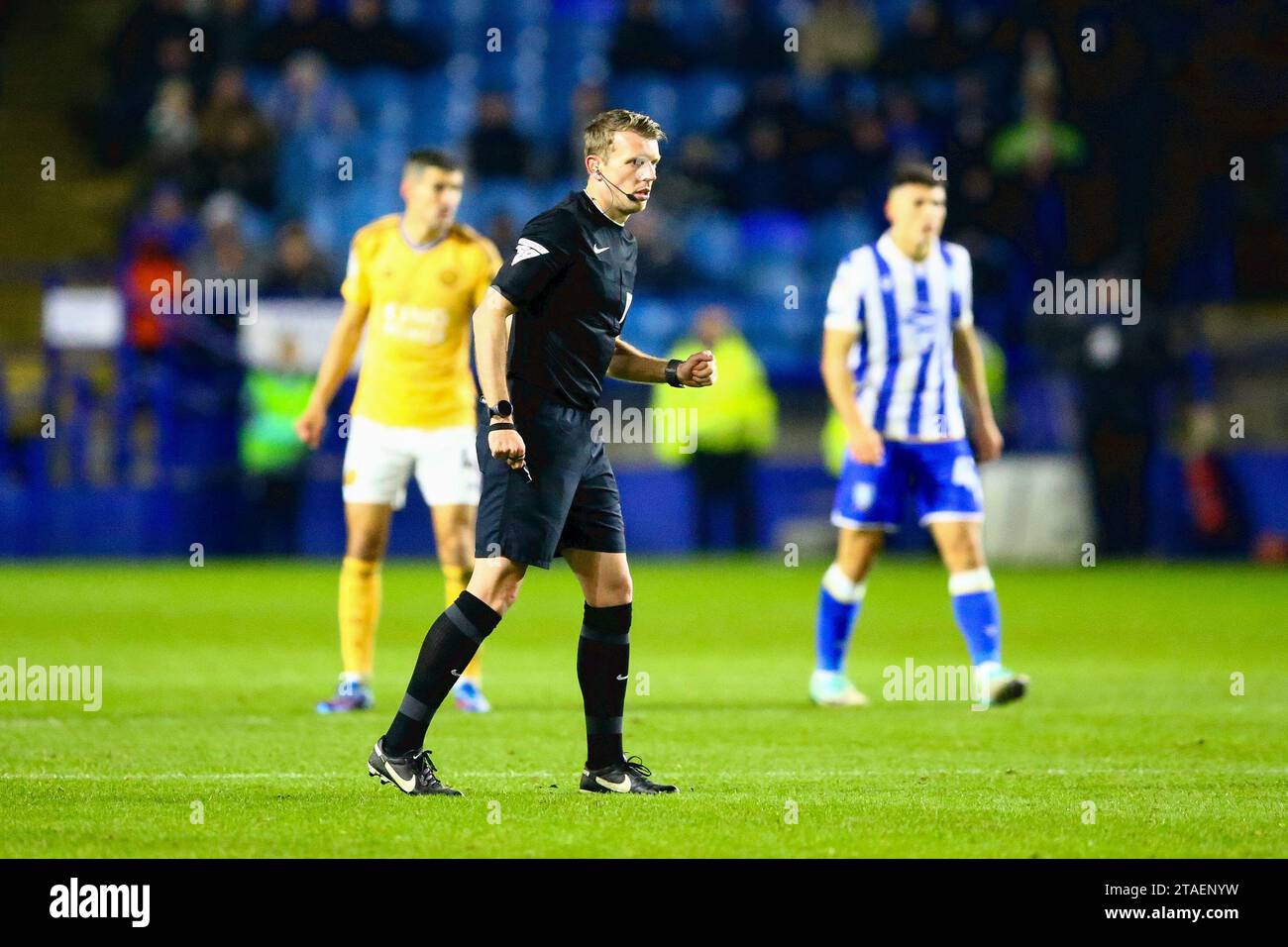Hillsborough Stadium, Sheffield, England - 29th November 2023 Referee ...