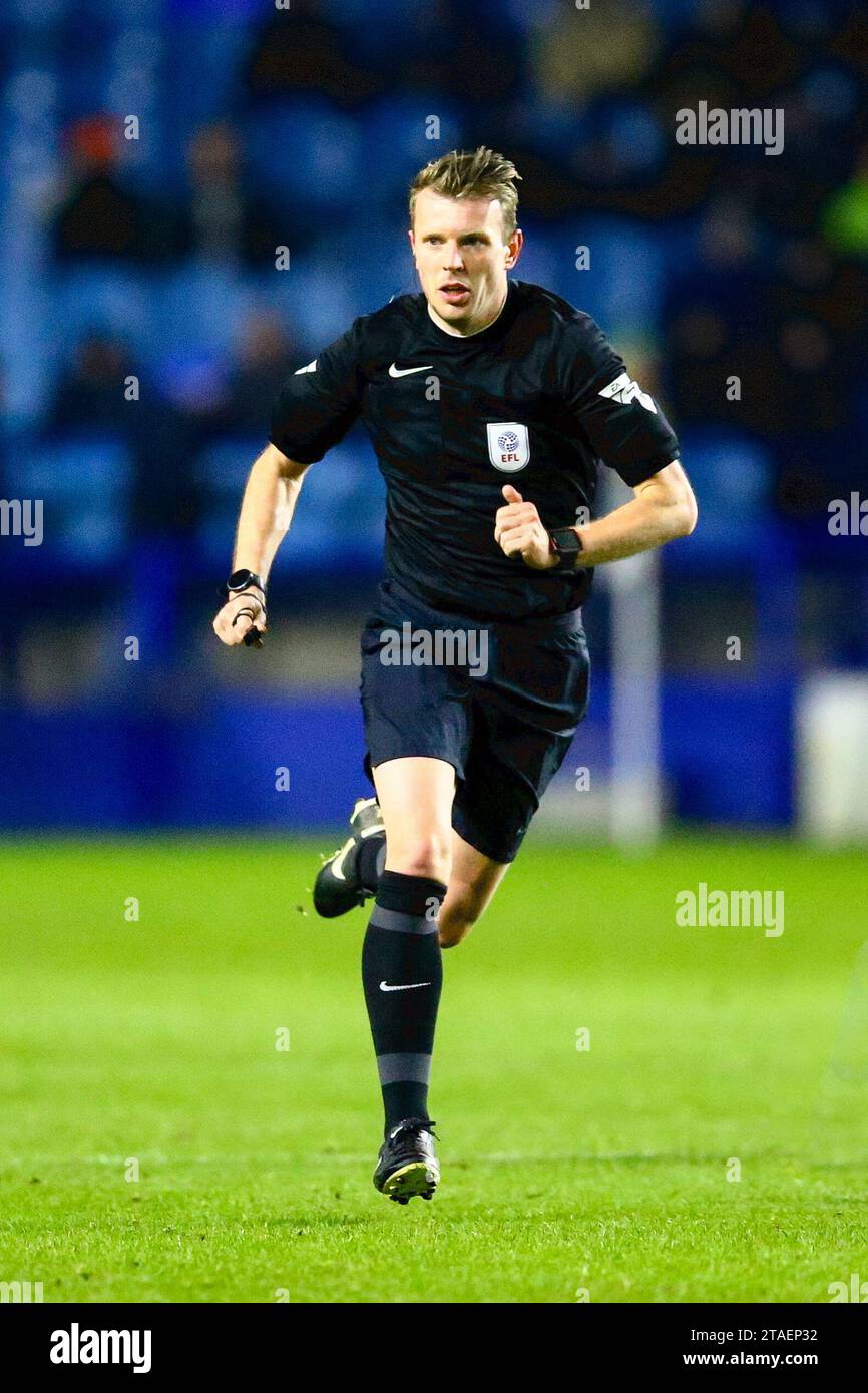 Hillsborough Stadium, Sheffield, England - 29th November 2023 Referee ...