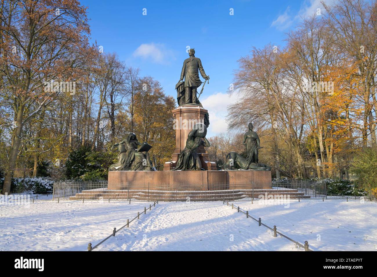Winter, Schnee, Bismarck Nationaldenkmal, Großer Stern, Tiergarten ...
