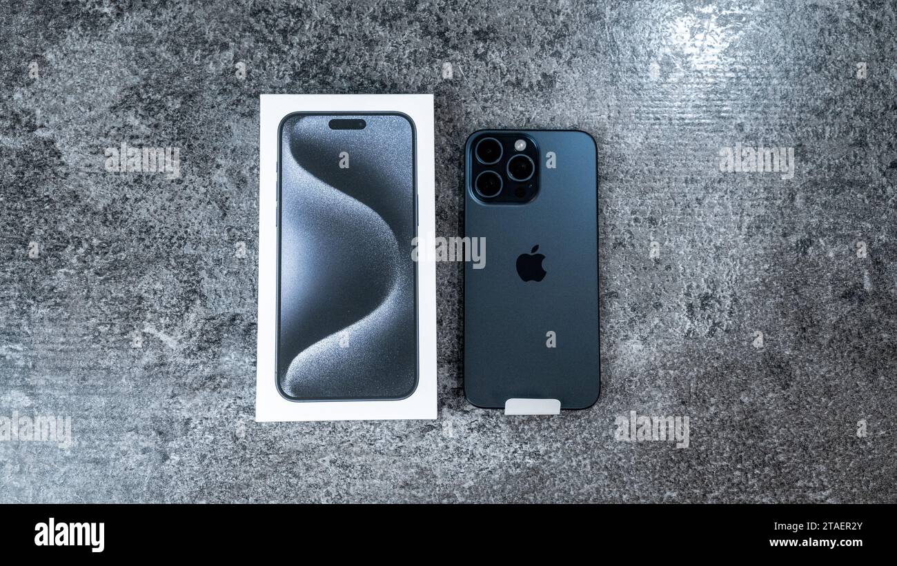Iphone 15 pro max hi-res stock photography and images - Alamy