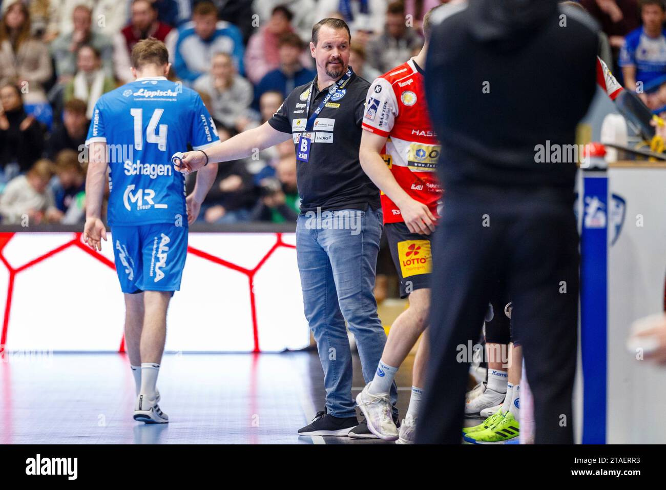 Lemgo, Deutschland. 30th Nov, 2023. Misha Kaufmann (ThSV Eisenach, Trainer) GER, TBV Lemgo Lippe ...