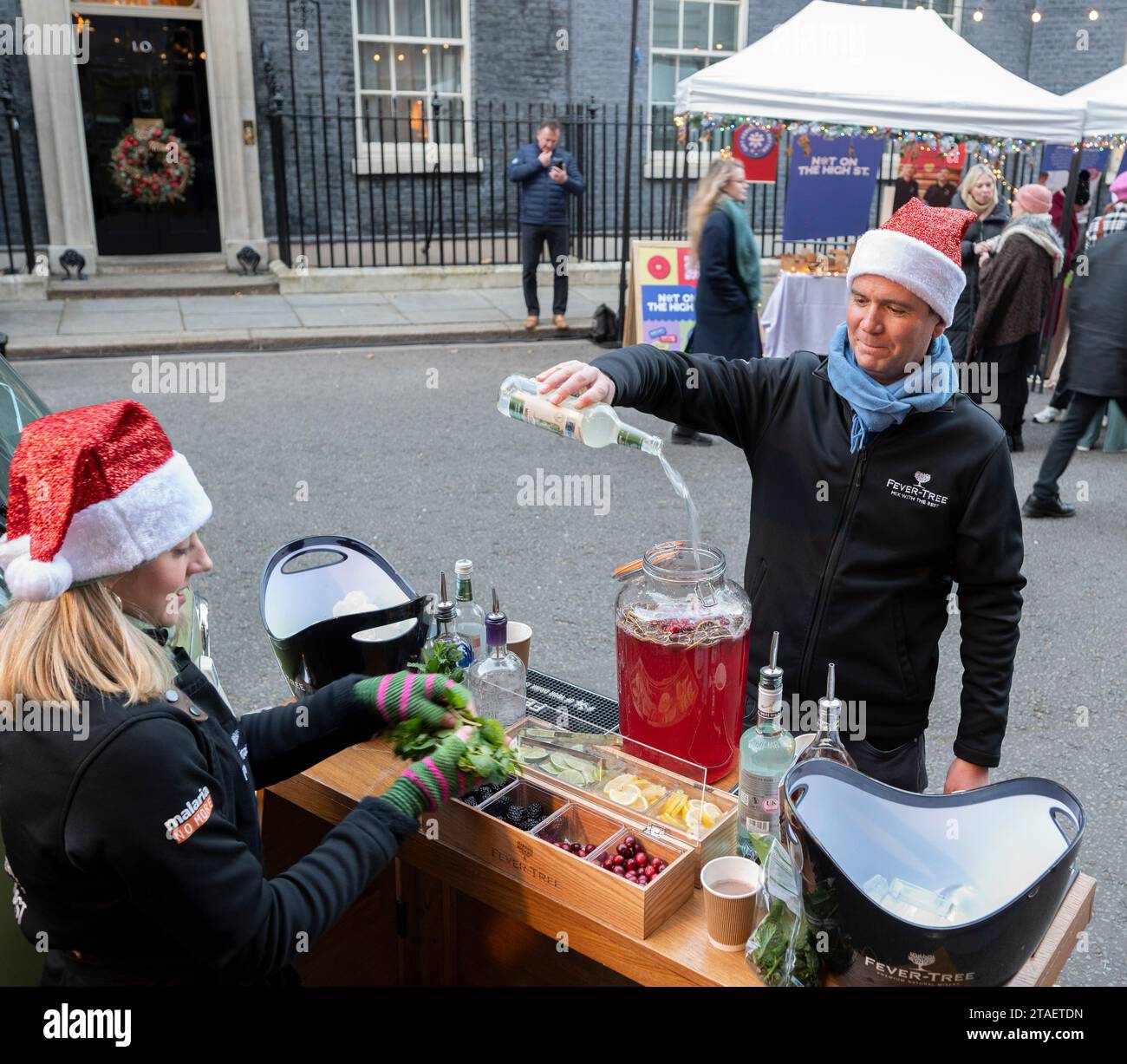 London, UK. 30th Nov, 2023. Prime Minister Rishi Sunak and his wife ...