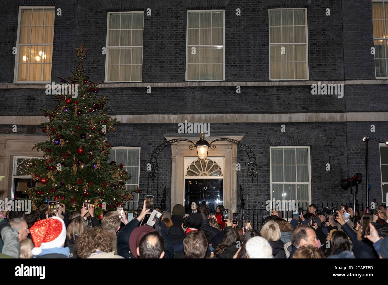 London, UK. 30th Nov, 2023. Prime Minister Rishi Sunak and his wife ...