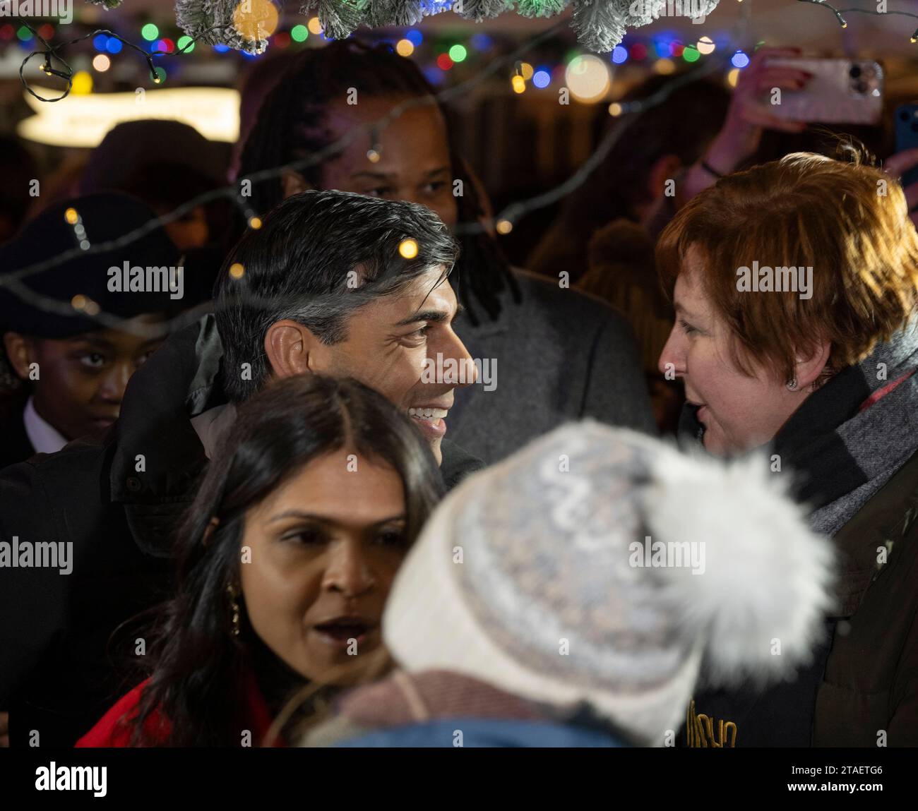 London, UK. 30th Nov, 2023. Prime Minister Rishi Sunak and his wife ...