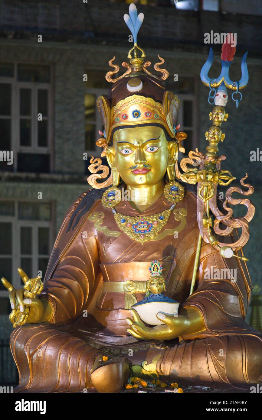 Nepal, Kathmandu Valley, Bodhnath, Guru rinpoche statue Stock Photo - Alamy