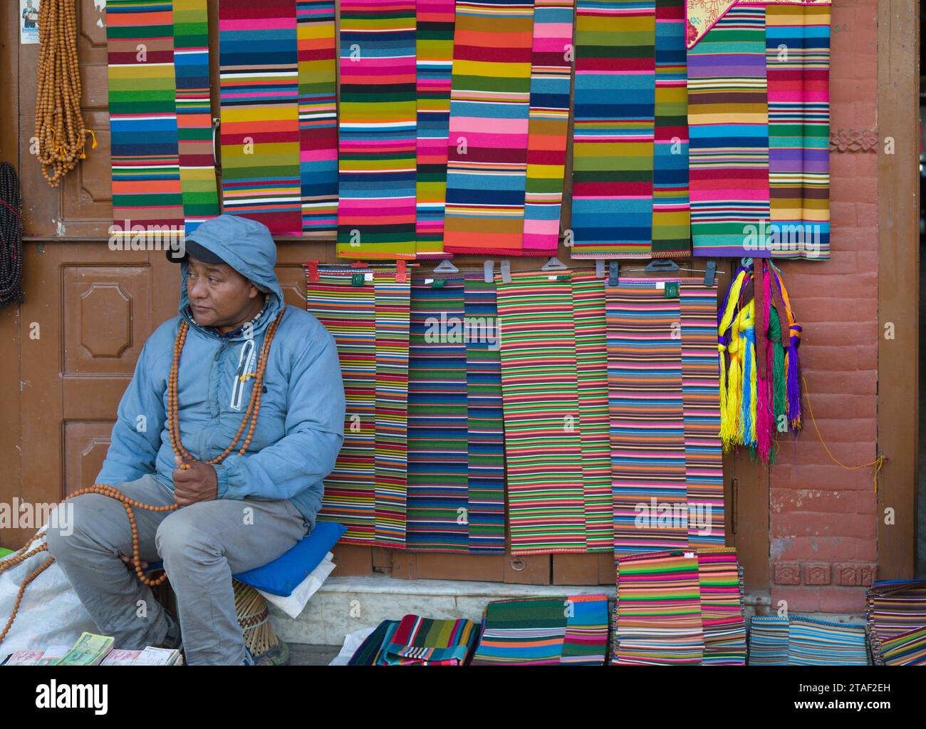Tibetan textiles vendor hi-res stock photography and images - Alamy