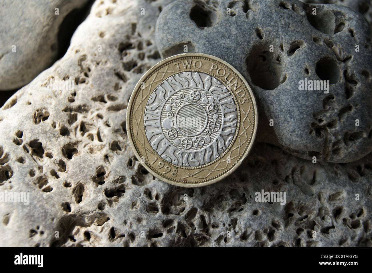 United Kingdom 2 Pound coins Technology 1998. Science and technology ...