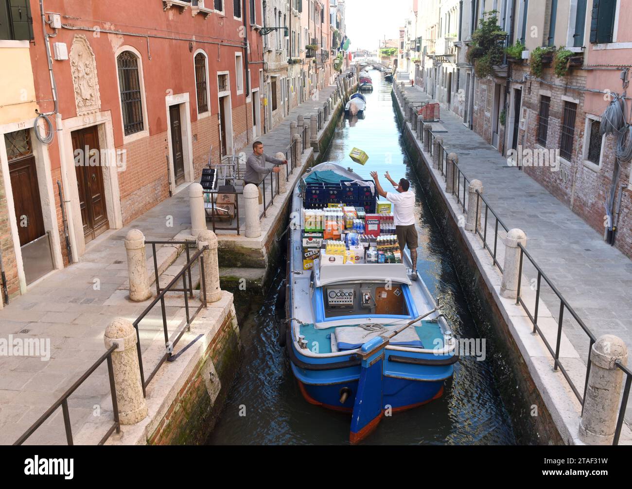 Daily life in chania hi-res stock photography and images - Alamy