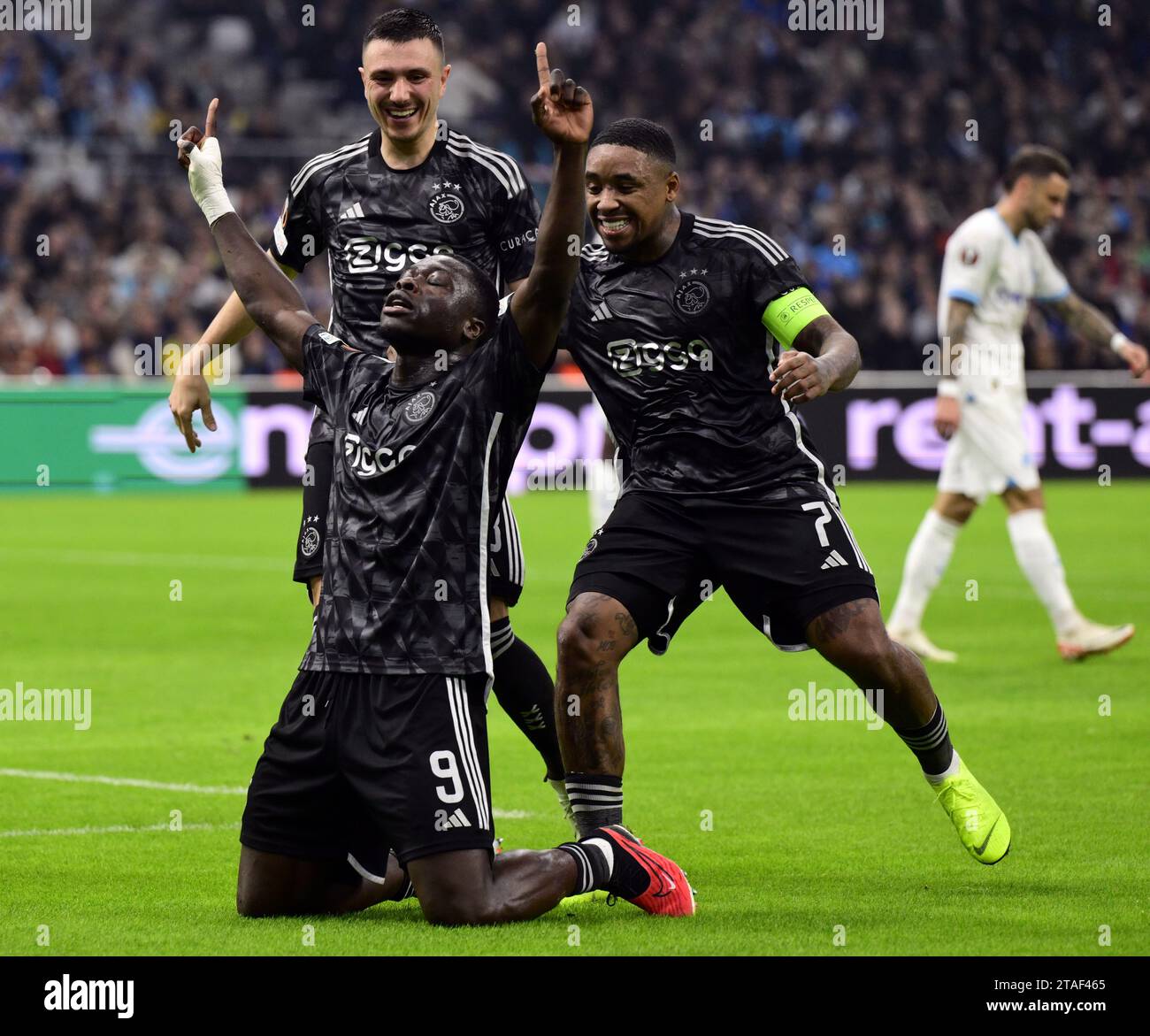MARSEILLE - (l-r) Steven Berghuis of Ajax, Brian Brobbey of Ajax, Steven Bergwijn of Ajax ...