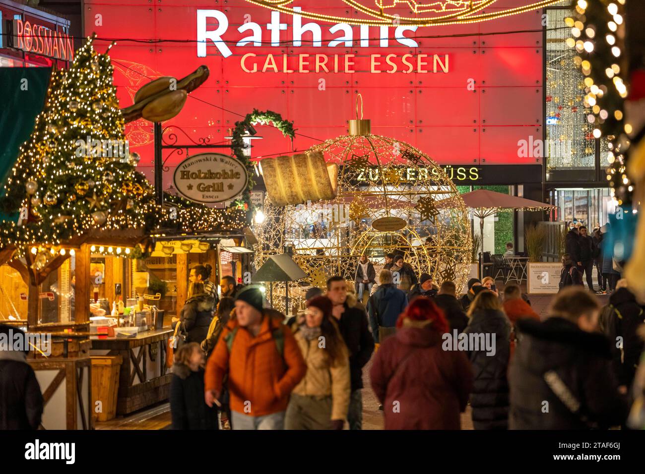 Vorweihnachtszeit, Weihnachtsmarkt in der Innenstadt von Essen ...