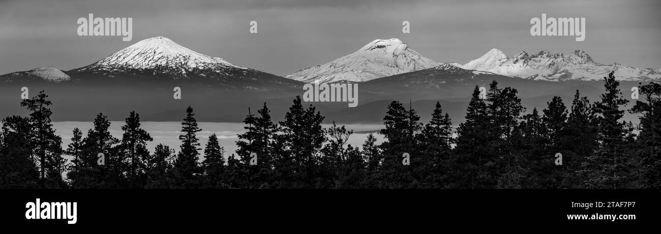 Peaks of the Cascade Range seen from Newberry National Volcanic ...