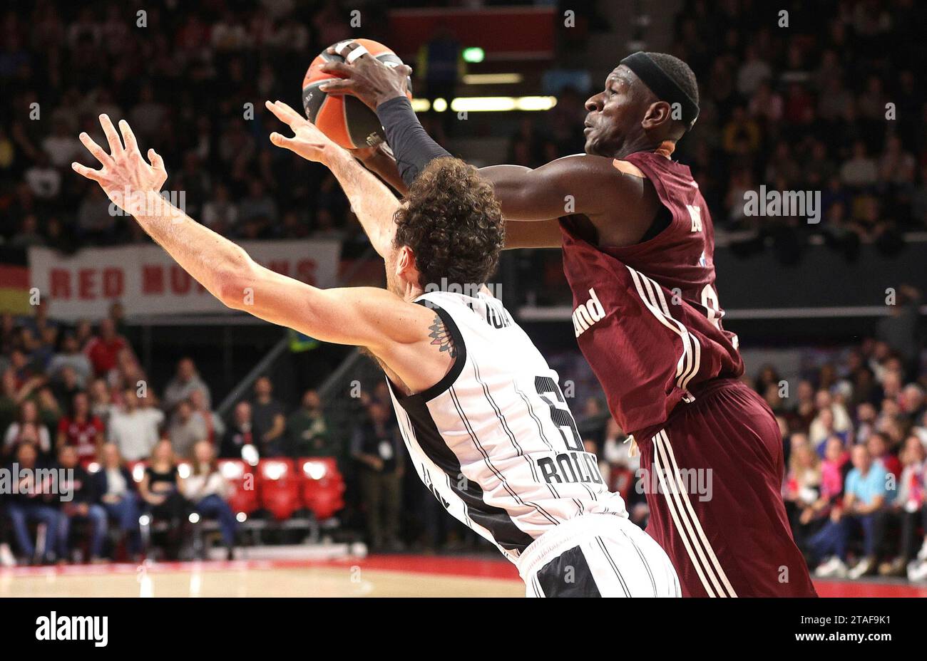 Fc bayern basketball gegen virtus segafredo bologna hi-res stock ...