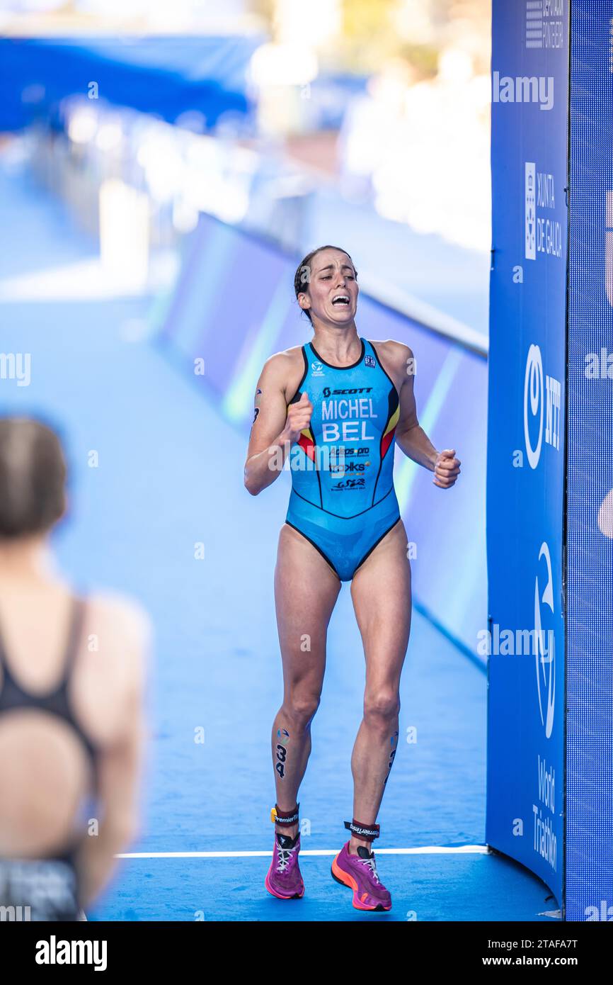 Claire Michel participating in Pontevedra in the 2023 World Triathlon ...