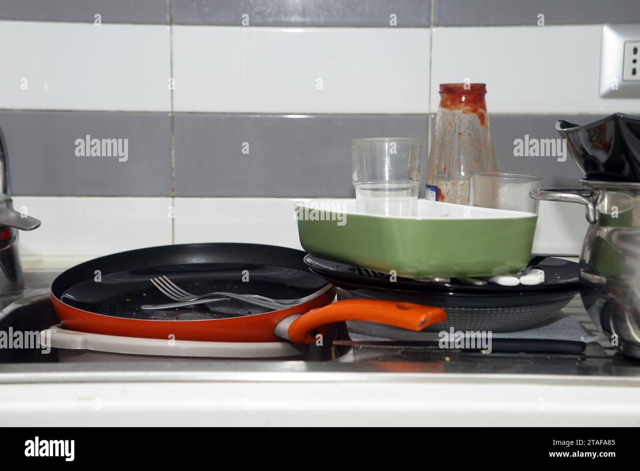 Unhygienic kitchen hi-res stock photography and images - Alamy