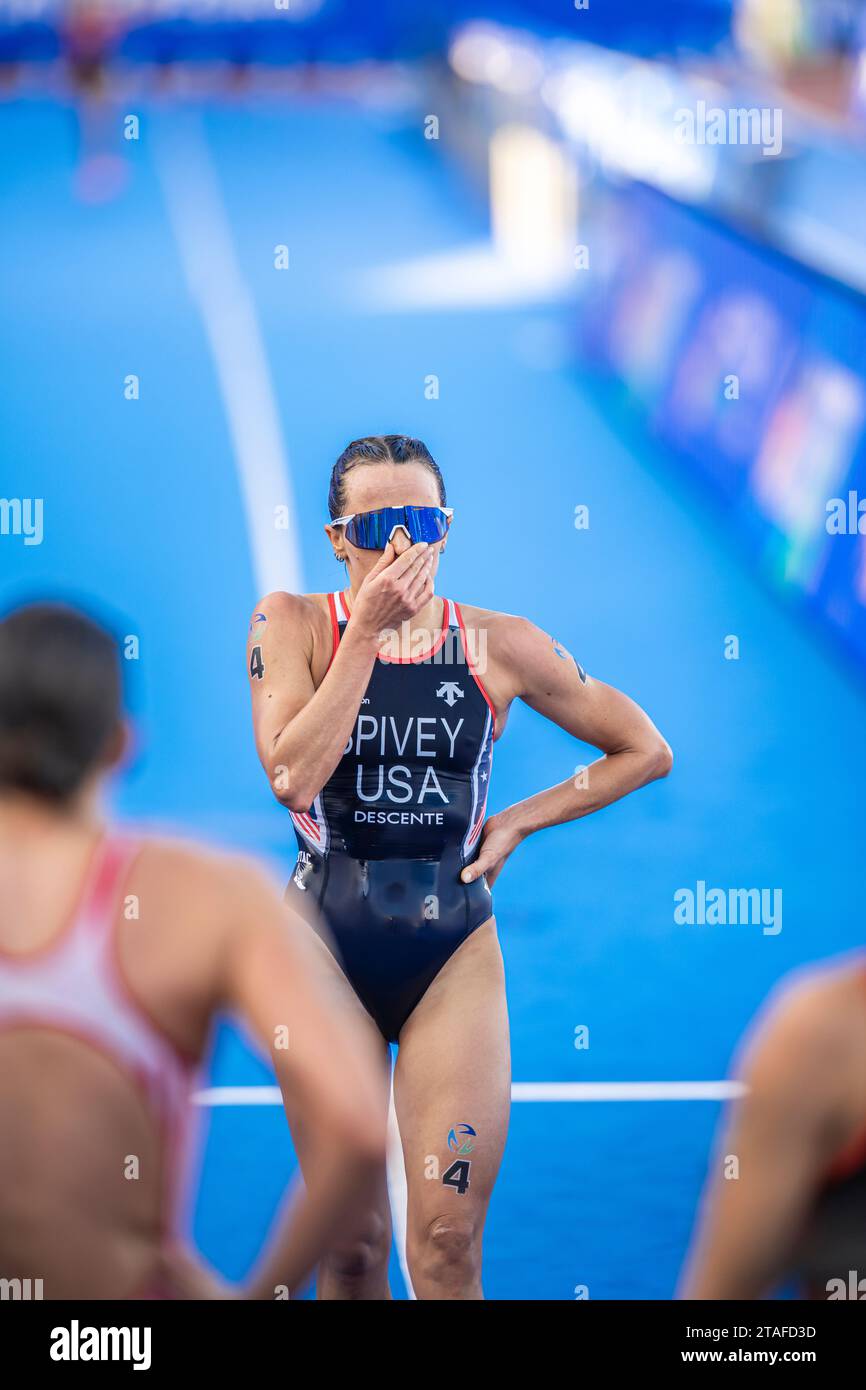 Taylor Spivey participating in Pontevedra in the 2023 World Triathlon ...