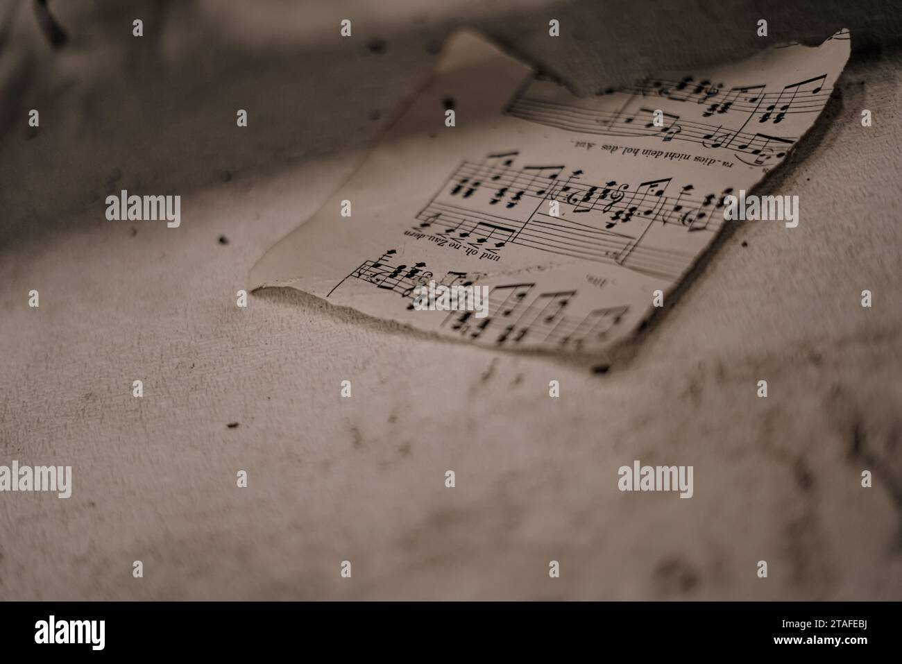 Vintage musical notes hi-res stock photography and images - Alamy