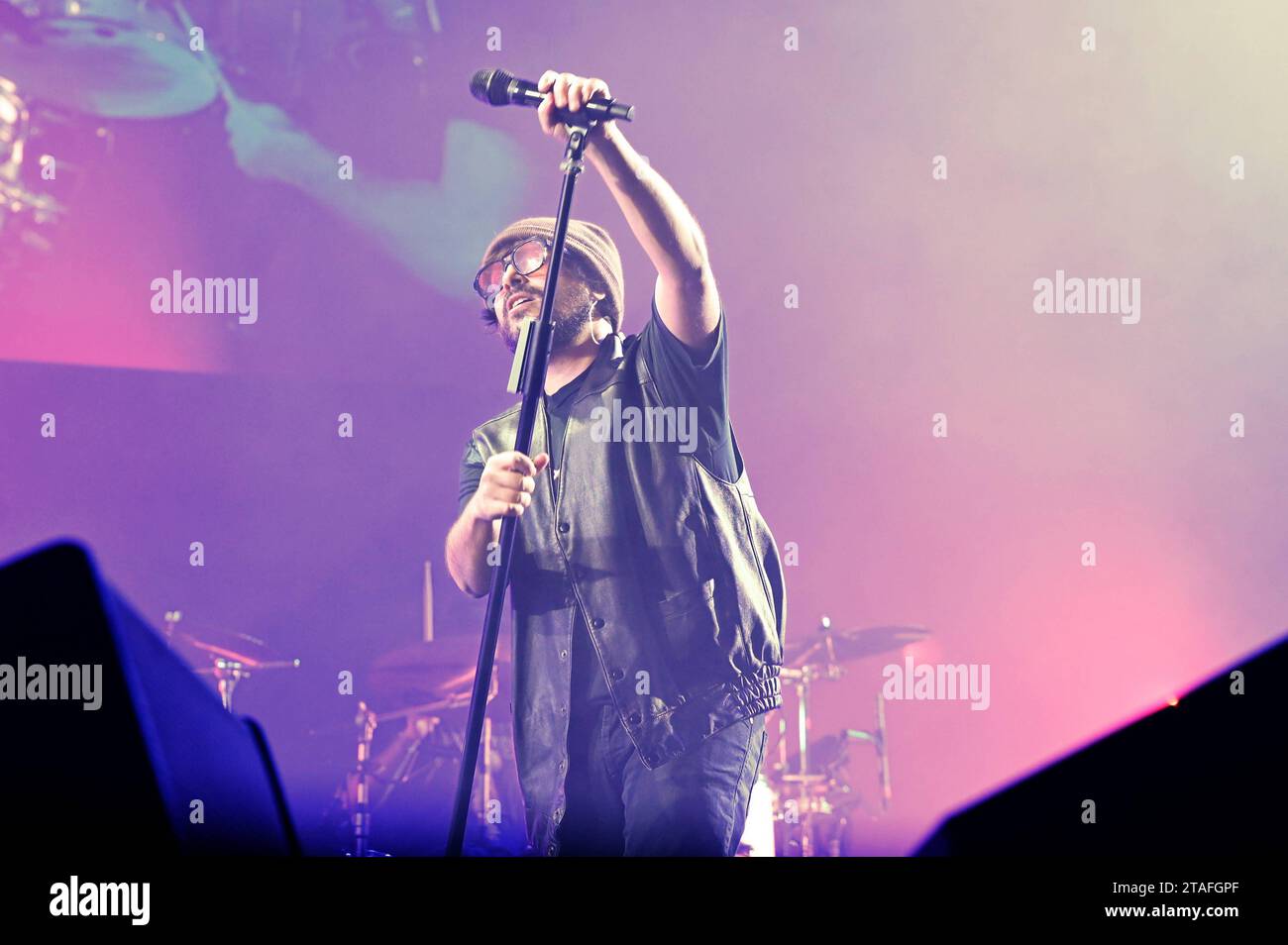 Calcutta singer hi-res stock photography and images - Alamy