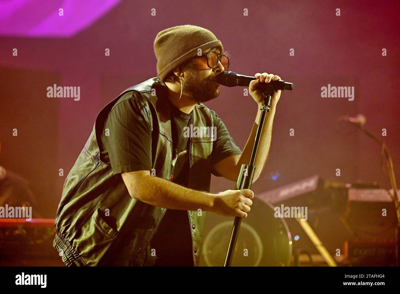 Calcutta singer hi-res stock photography and images - Alamy