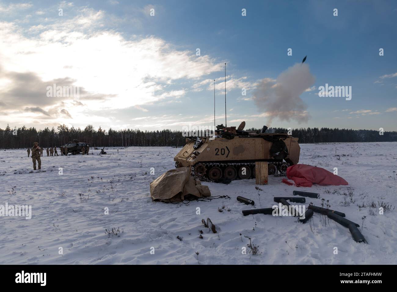 U.S. Army Soldiers with Headquarters and Headquarters Company, 3rd ...