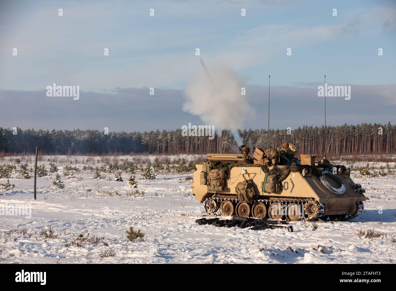 U.S. Army Soldiers with Headquarters and Headquarters Company, 3rd ...