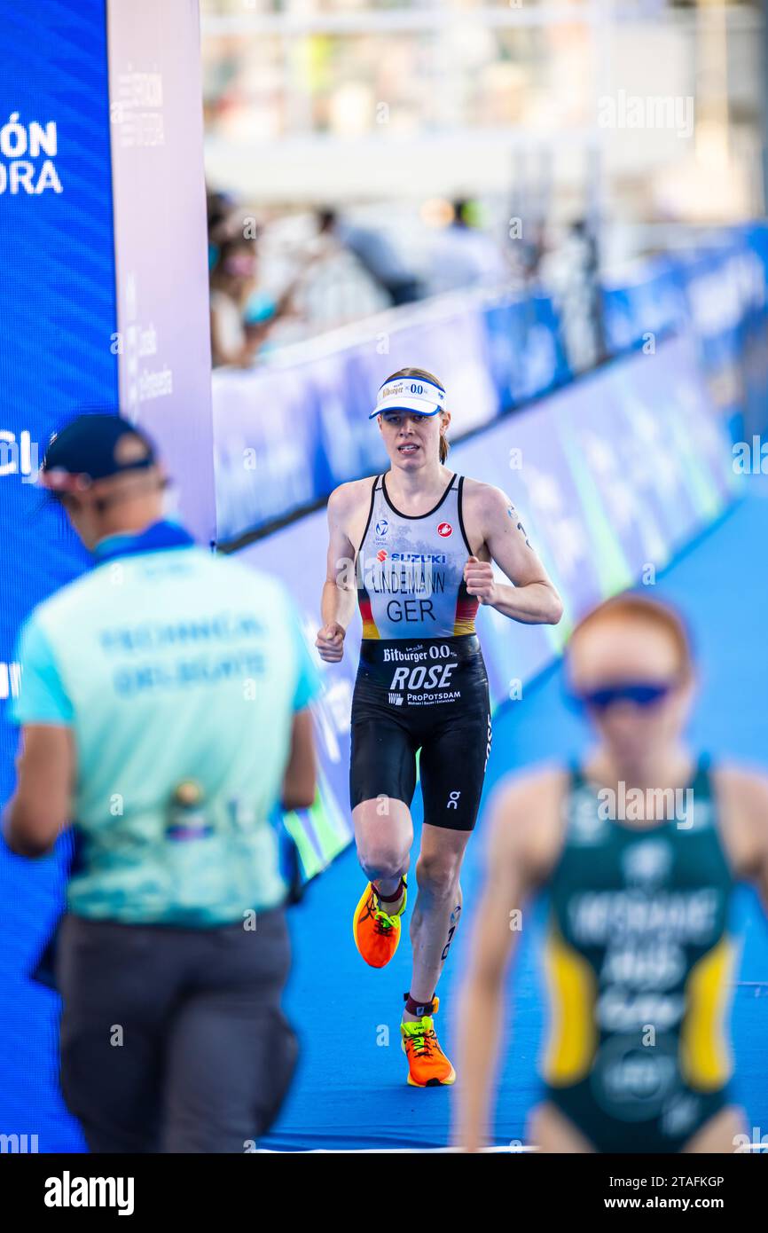 Laura Lindemann participating in Pontevedra in the 2023 World Triathlon ...