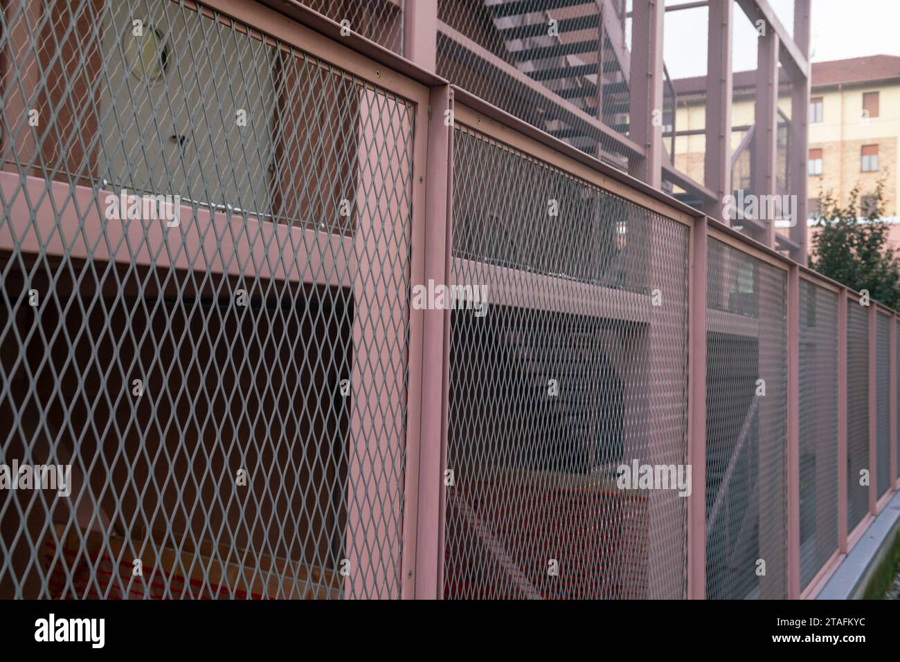 wire mesh, building construction detail, steel frame building, school ...