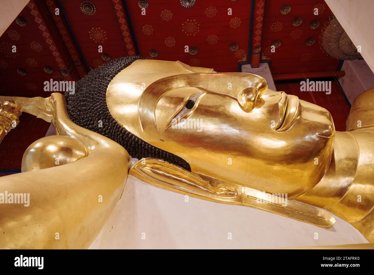 Interior view inside the temple at Wat Phra Non Chak Si Worawihan ...