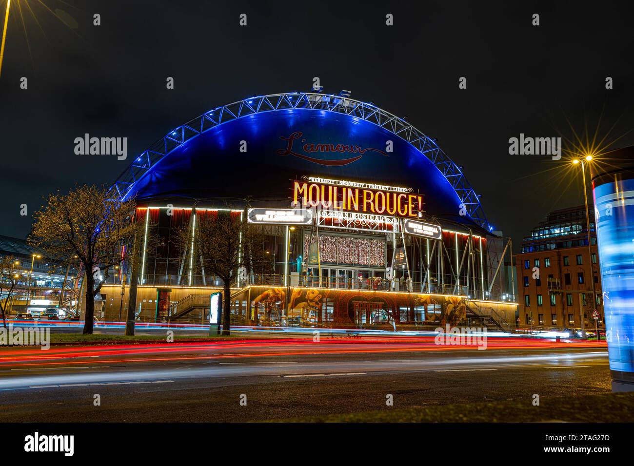 Der Musical Dome am Rheinufer in Köln. Einst als Provisorium gedacht ...