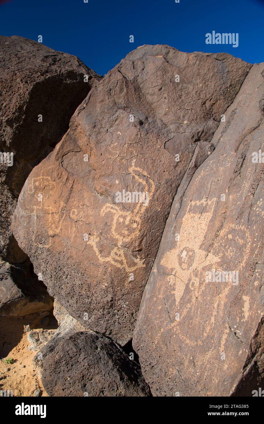 Petroglyph along Cliff Base Trail, Boco Negra Unit, Petroglyph National ...