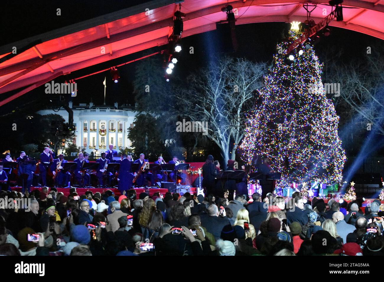 Washington, United States. 30th Nov, 2023. National Christmas Tree lit ...