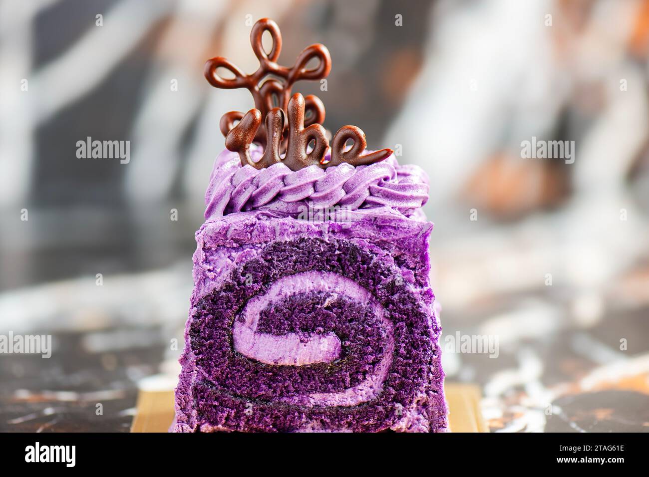 Ube roll hi-res stock photography and images - Alamy