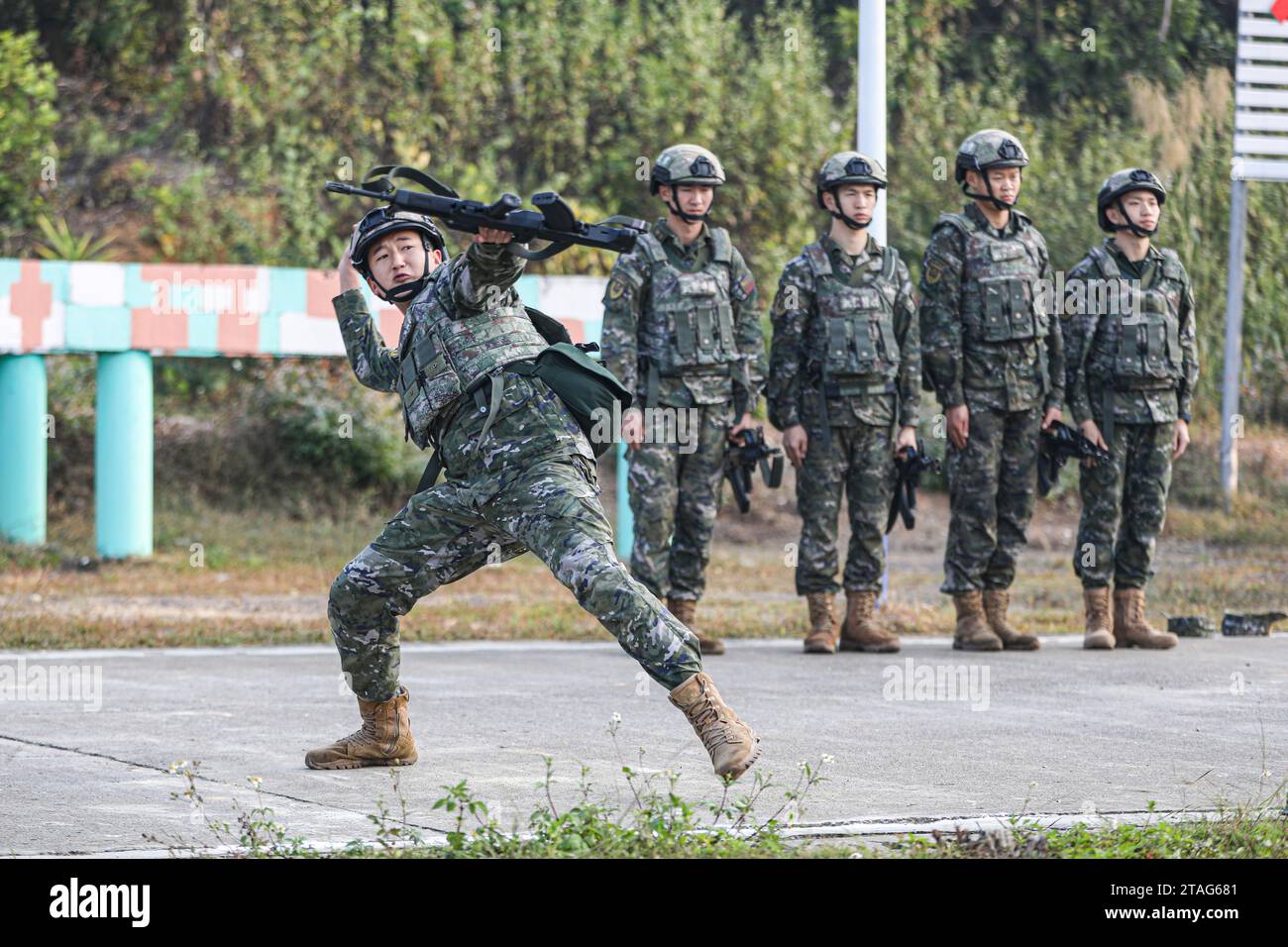 BAISE, CHINA - NOVEMBER 29, 2023 - Soldiers throw hand grenades during ...
