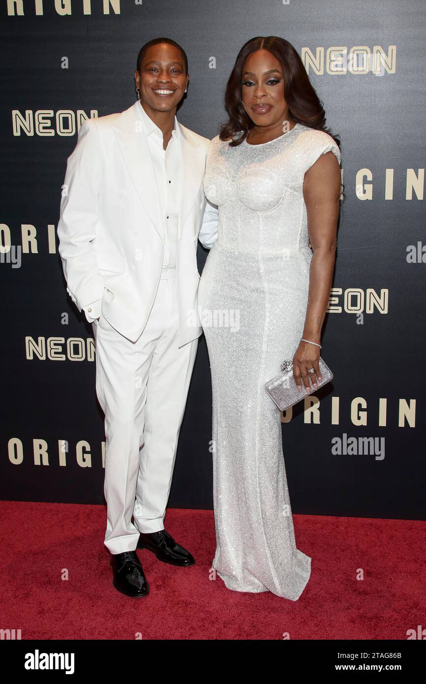 Singer Jessica Betts, left, and actor Niecy Nash-Betts attend the ...