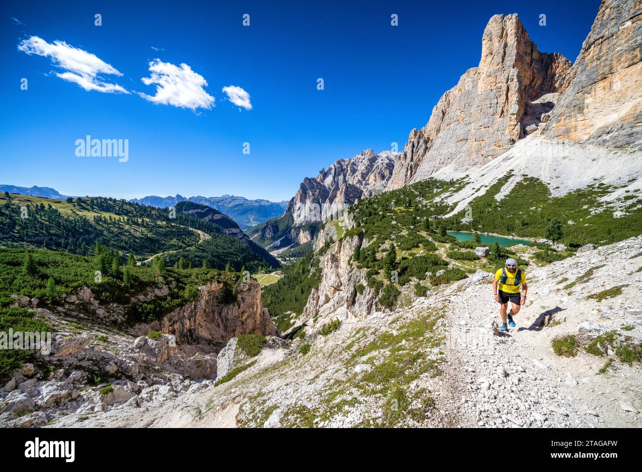 Lago di lagazuoi lagazuoisee hi-res stock photography and images - Alamy