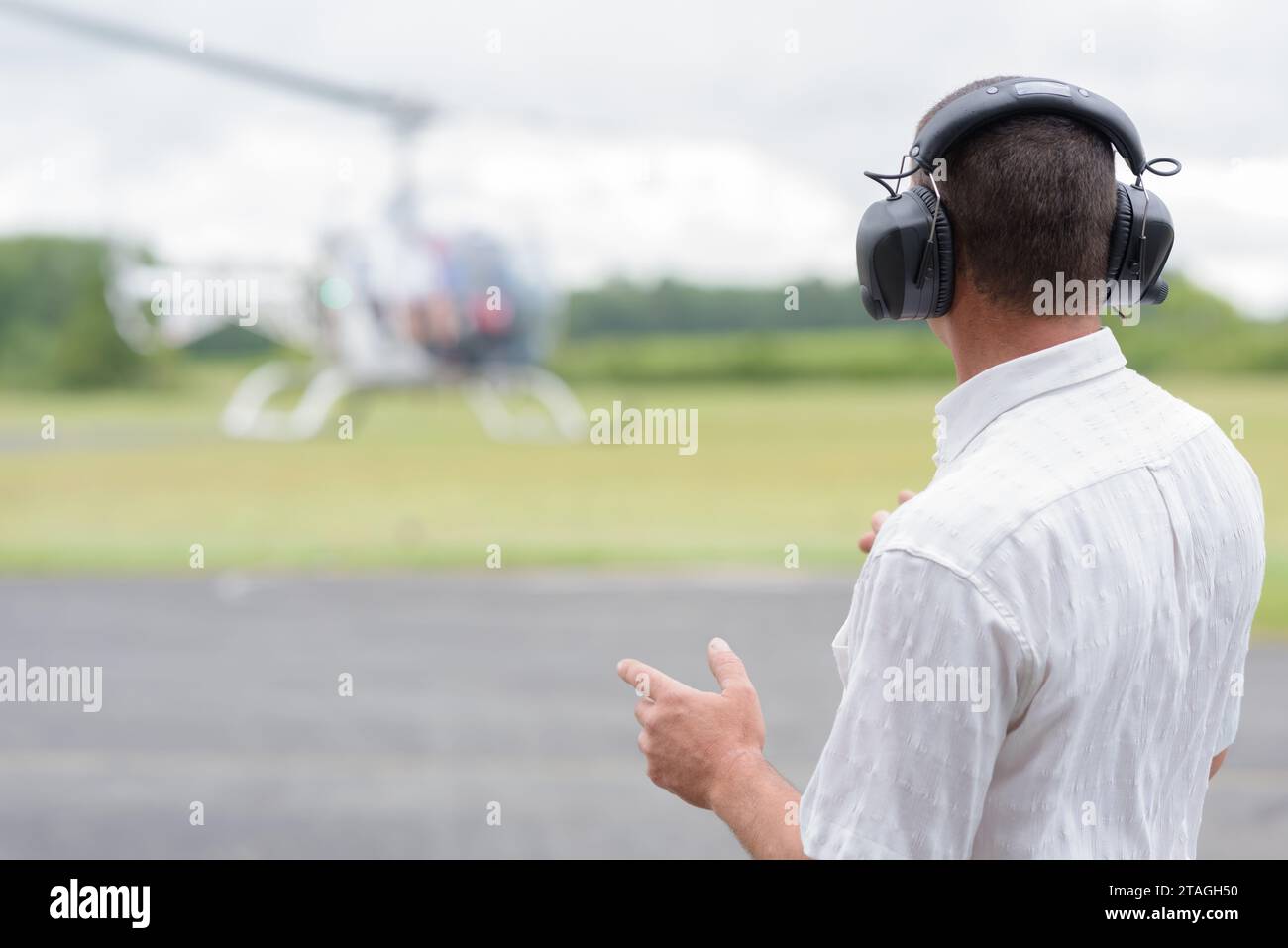 Air traffic control operator hi-res stock photography and images - Alamy