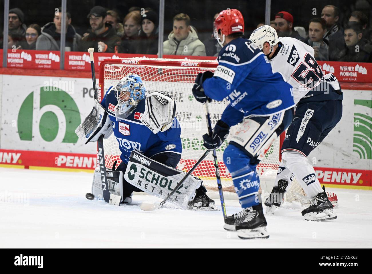 Schwenningen, Deutschland. 30th Nov, 2023. Cody Brenner (Schwenninger ...