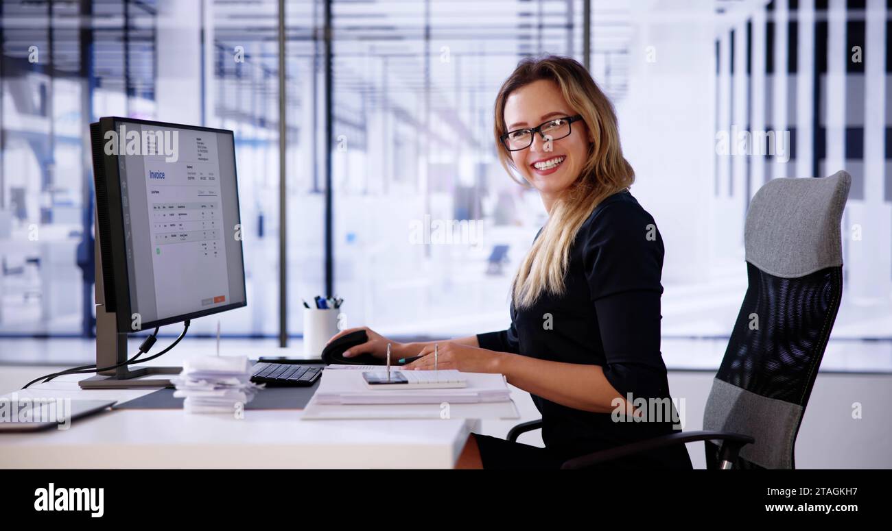 Female auditor hi-res stock photography and images - Alamy