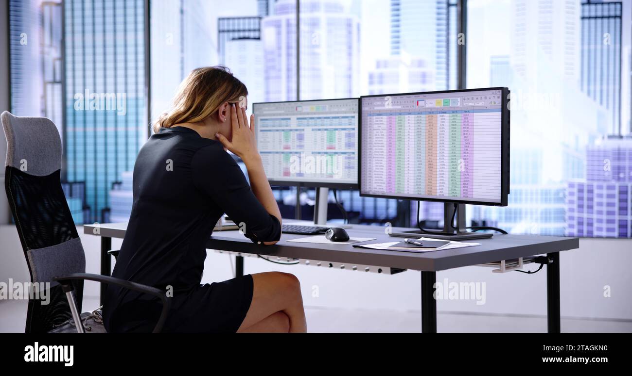 Data on screen hi-res stock photography and images - Alamy