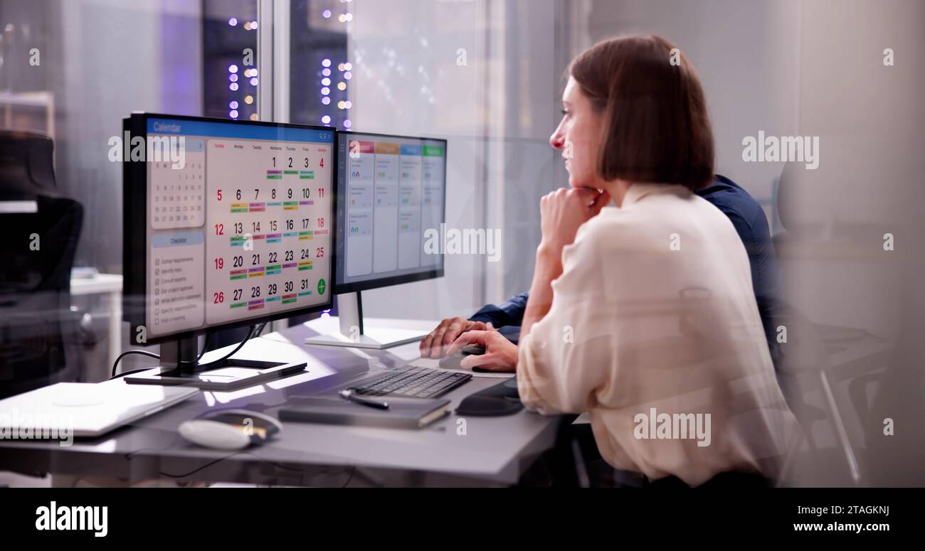 Efficient Business Schedule: A Gantt Report for Productive PC Agenda Stock Photo - Alamy