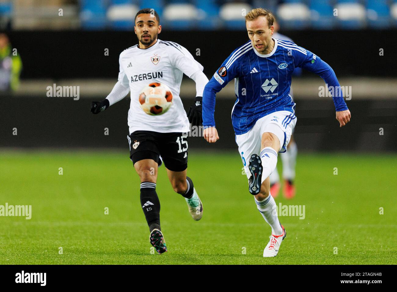 Molde stadion hi-res stock photography and images - Alamy