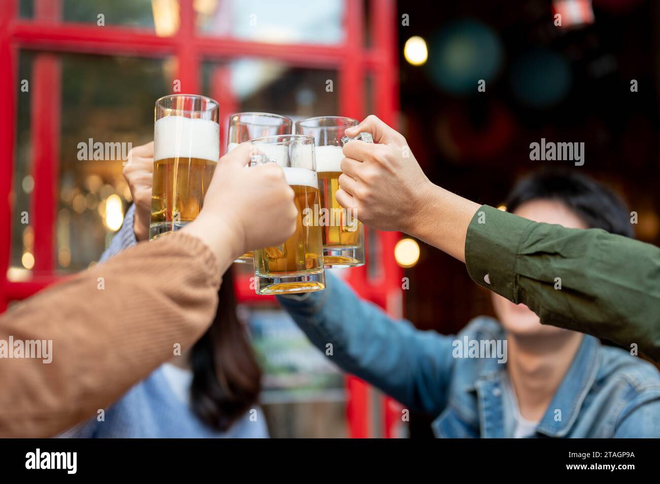 Asian beer cheering restaurant hi-res stock photography and images - Alamy