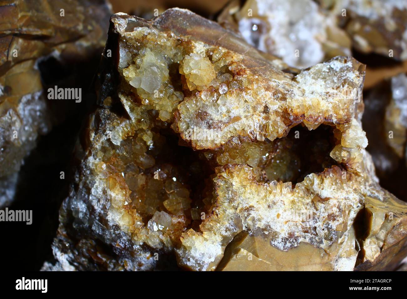 Geode broken hi-res stock photography and images - Alamy