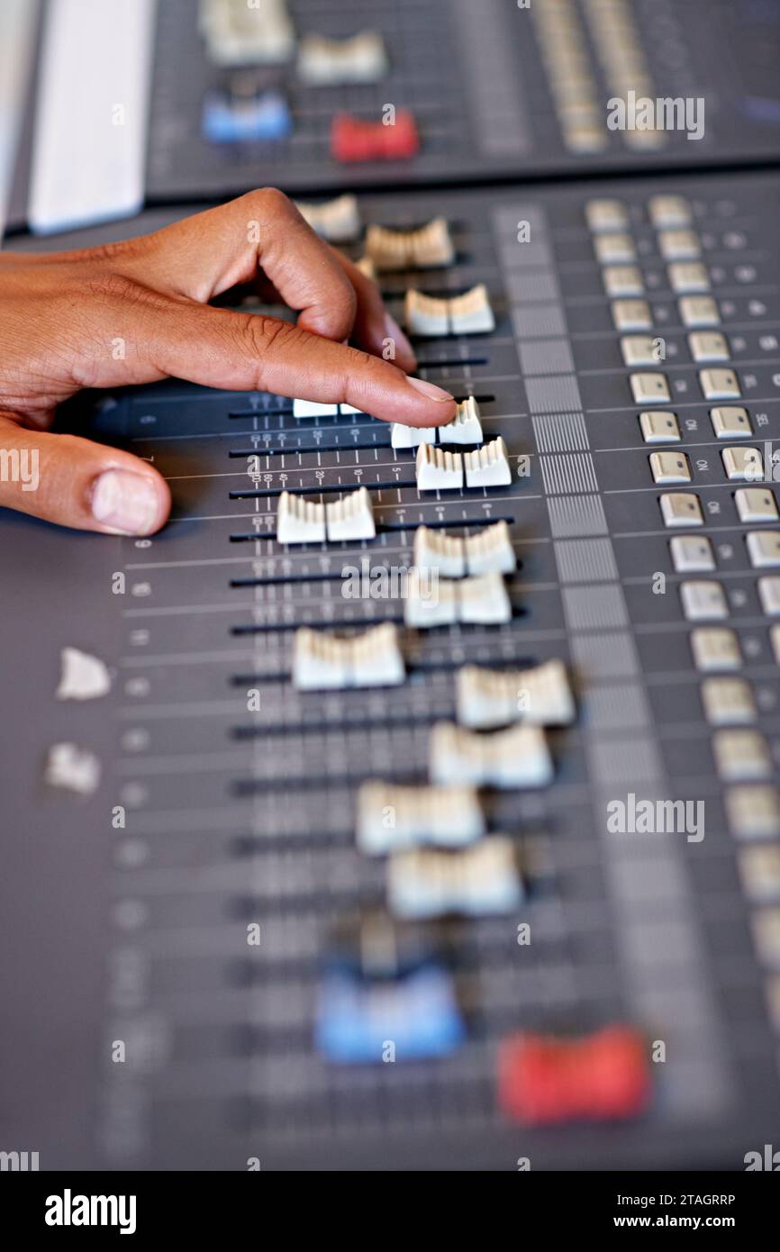 Edit deck hi-res stock photography and images - Alamy