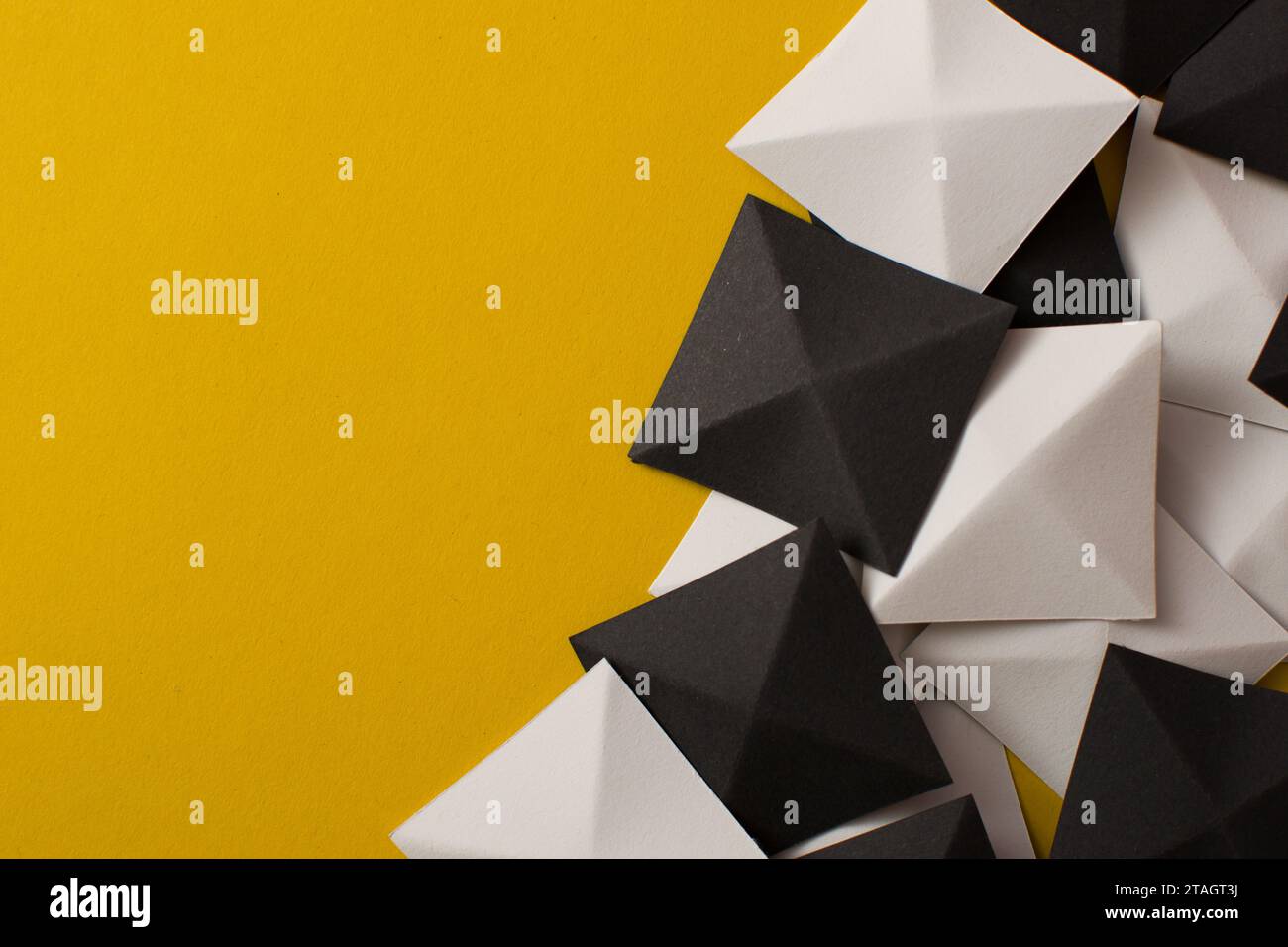 Black and white 3d shapes hi-res stock photography and images - Alamy