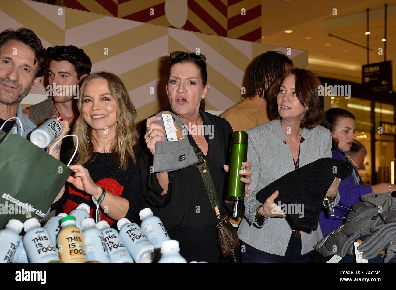 Falk Willy Wild, Regina Halmich, Katy Karrenbauer und Katarina Barley ...