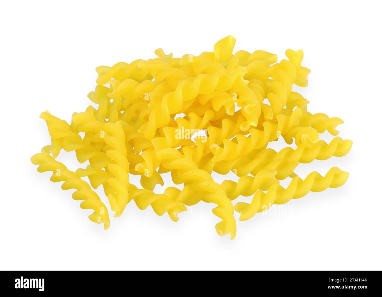 Pile of macaroni isolated on white background. macoroni clipping path ...