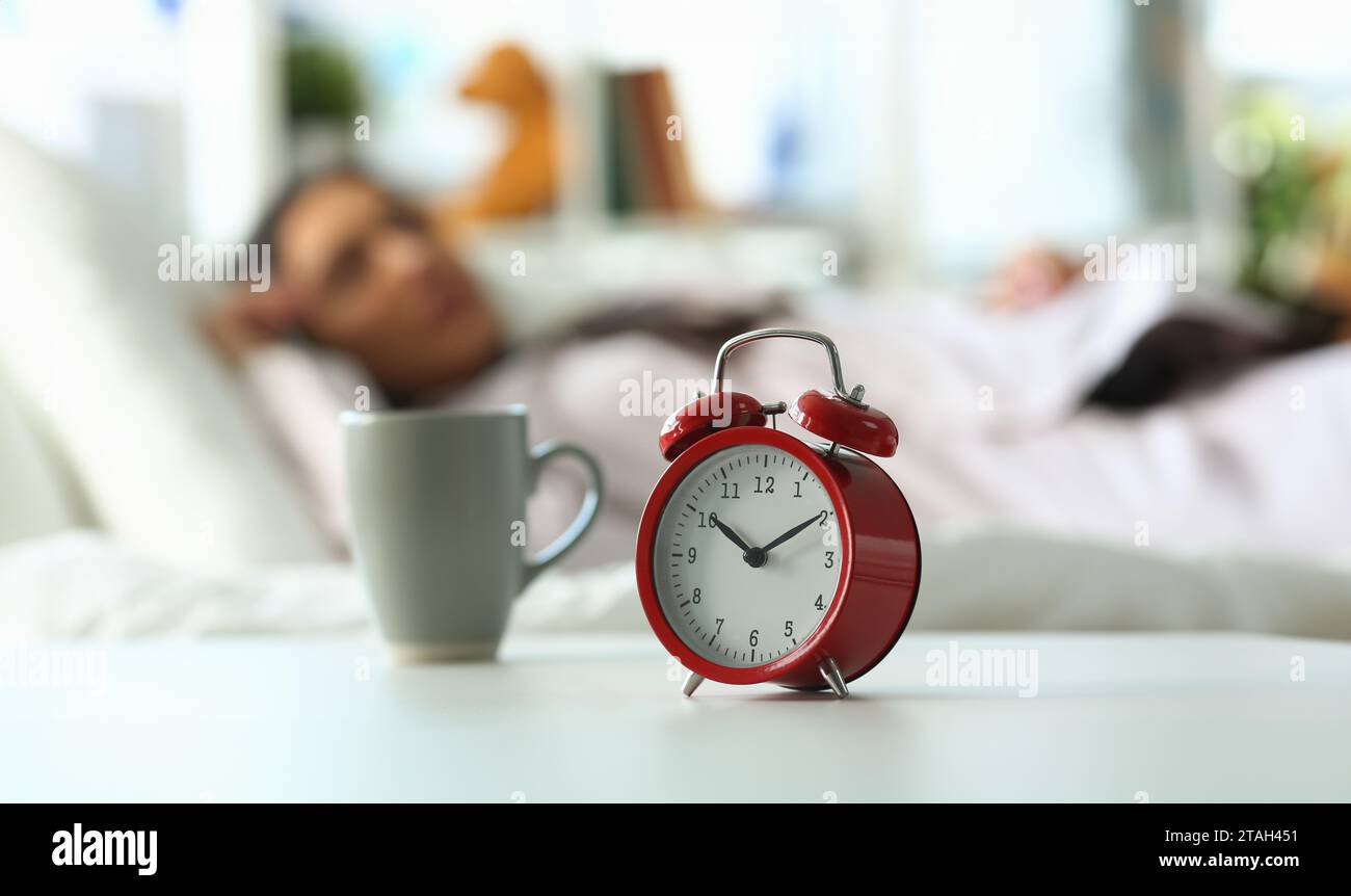 10 o clock sleeping hi-res stock photography and images - Alamy