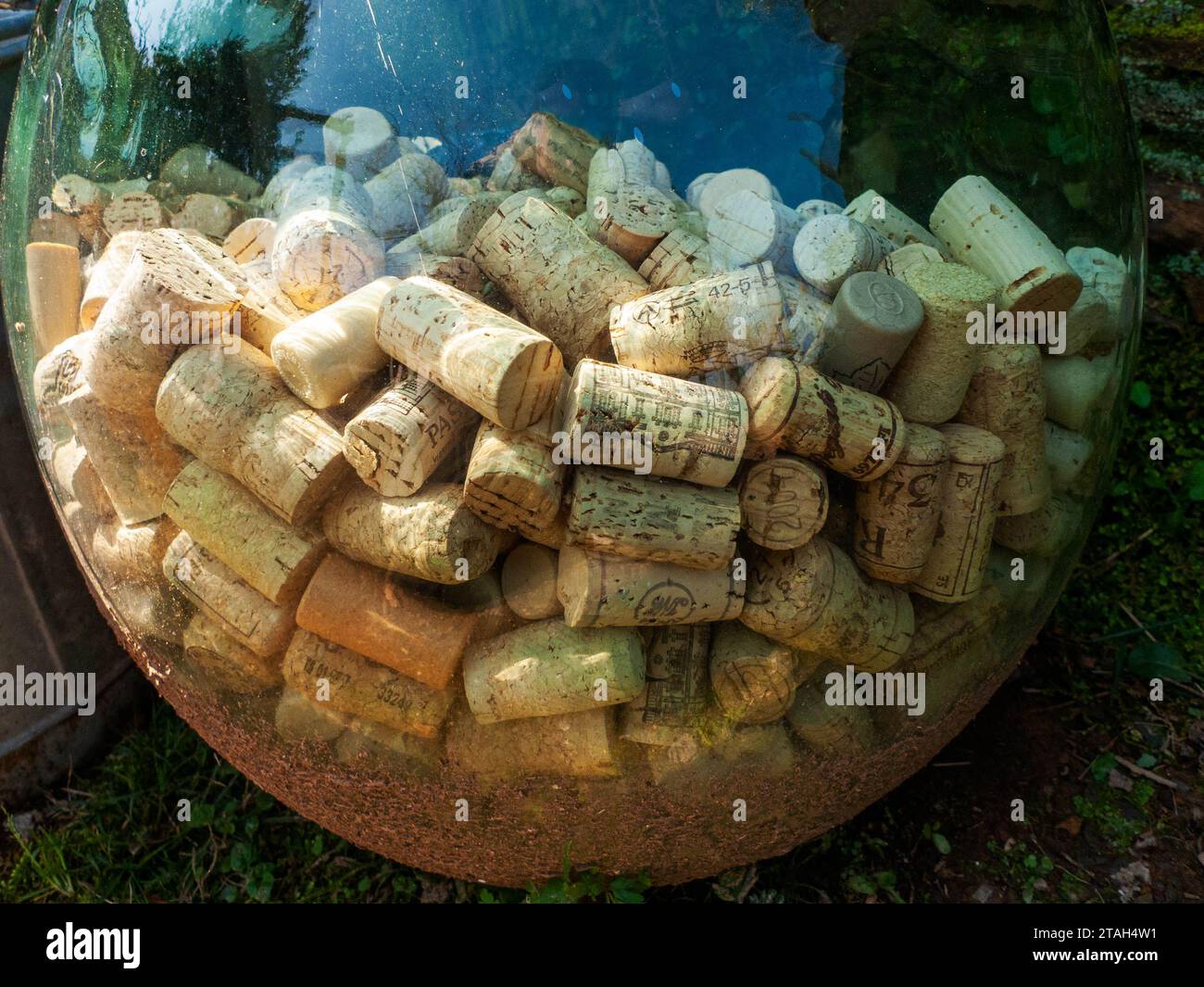 Wine cork nostalgia display hi-res stock photography and images - Alamy