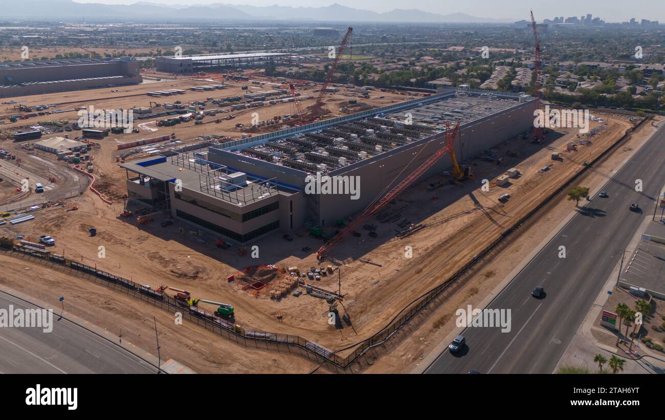 Aerial data center under construction hi-res stock photography and ...